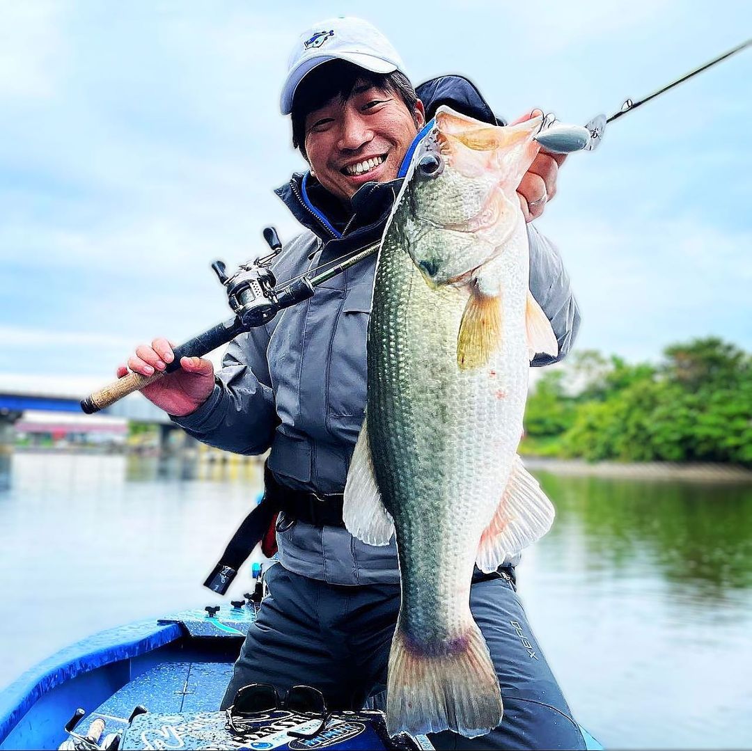 Stay warm and catch some FAT BASS :) – Fat Bass